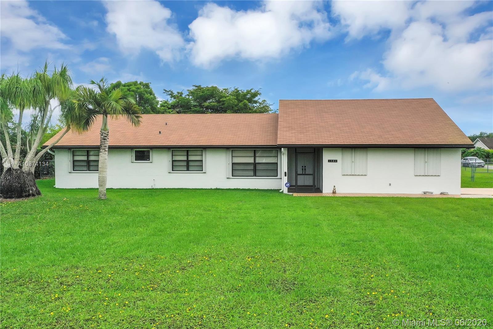 Casa en venta en 1584 NW 20th St, Homestead, FL 33030